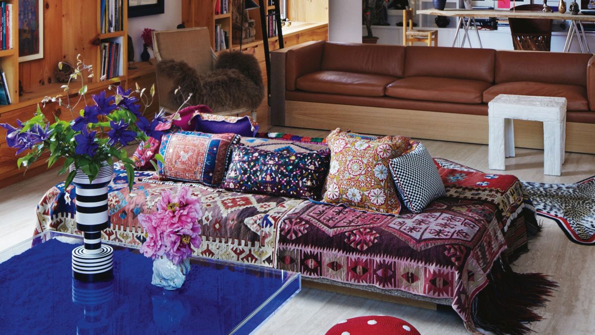 THE MOST ICONIC FURNITURE DESIGNS IN HISTORY - LIVING