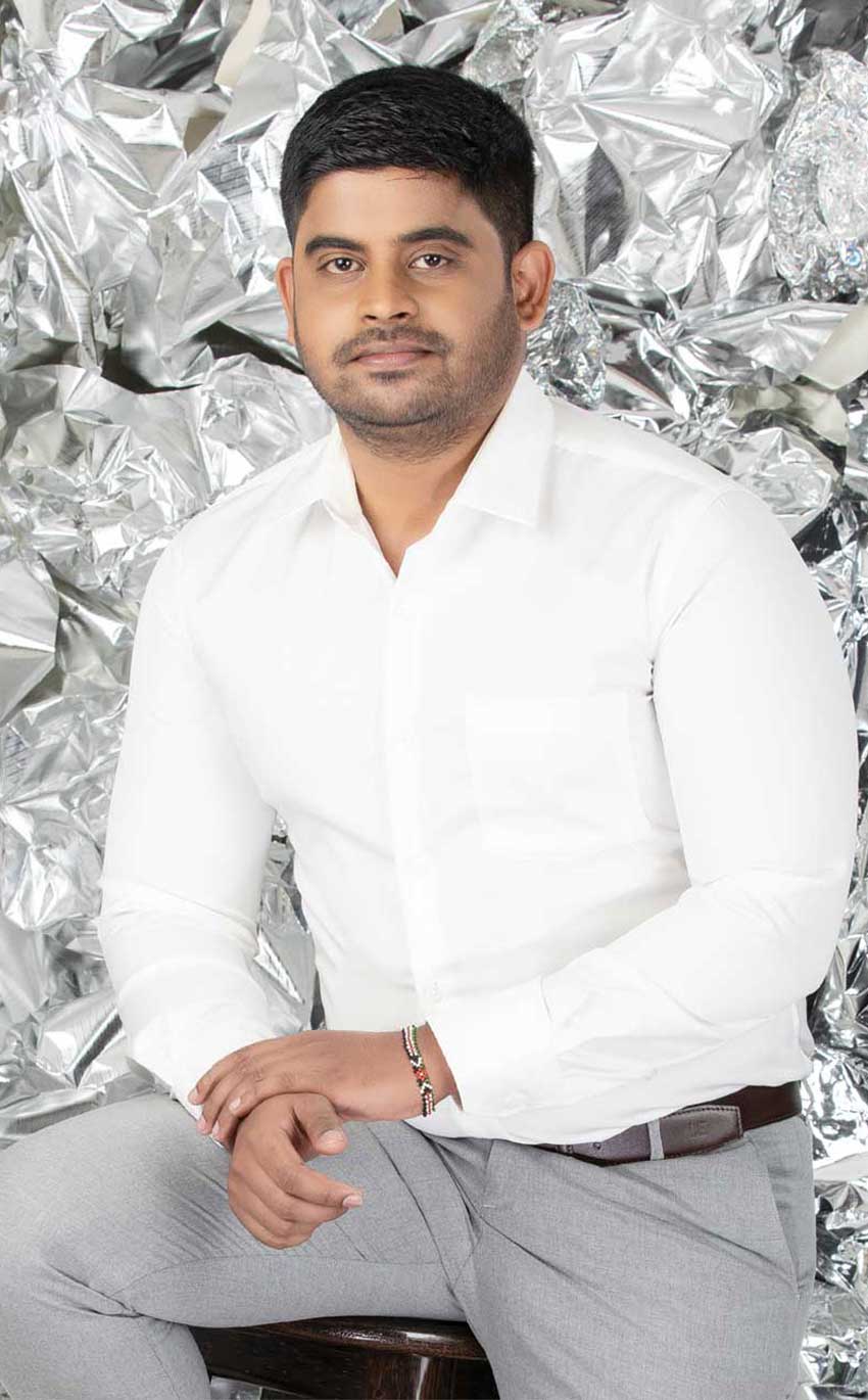 Inside Story - LIVING