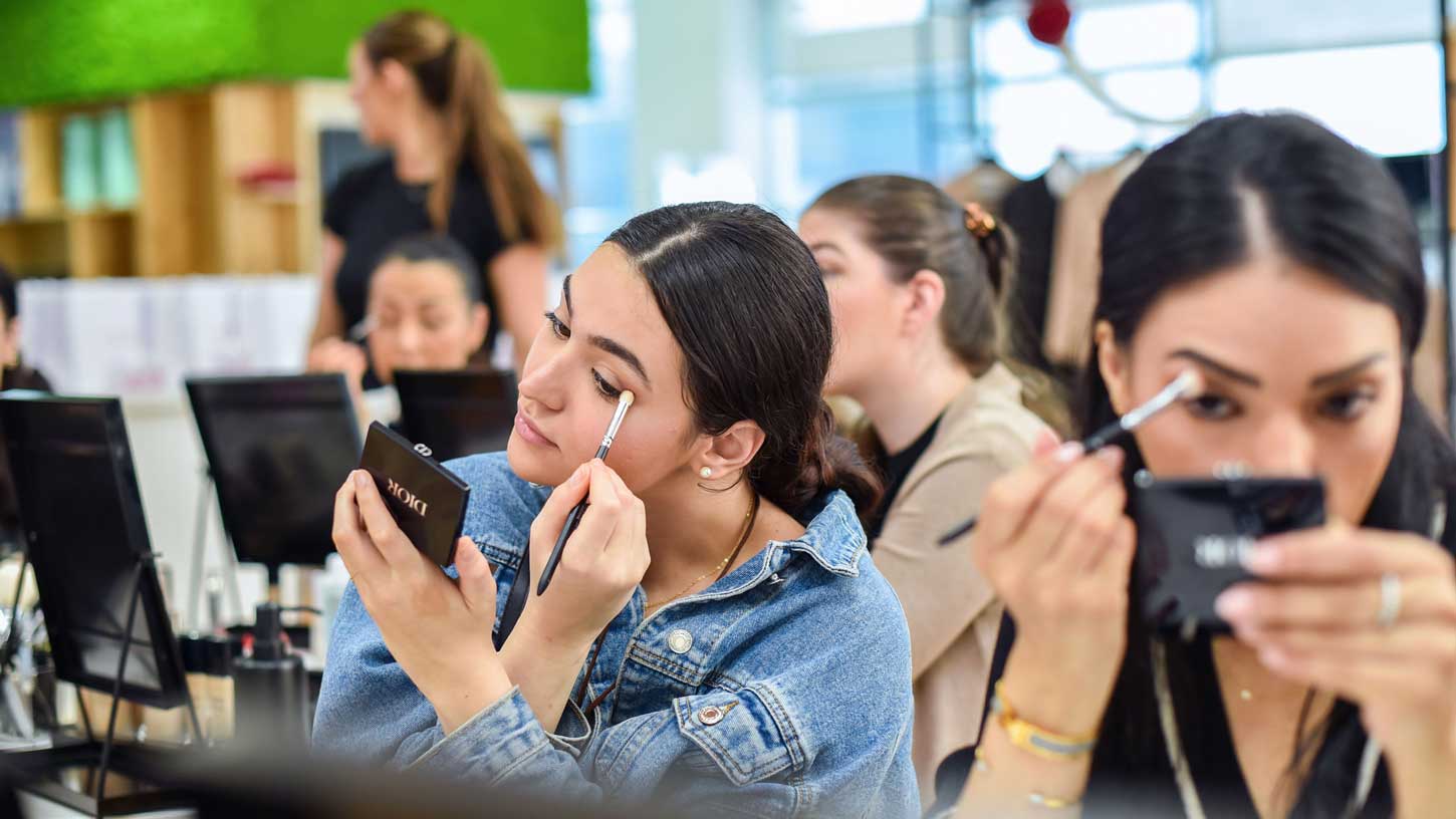 Emirates Beauty Hub’ skincare and make-up masterclasses prove popular ...