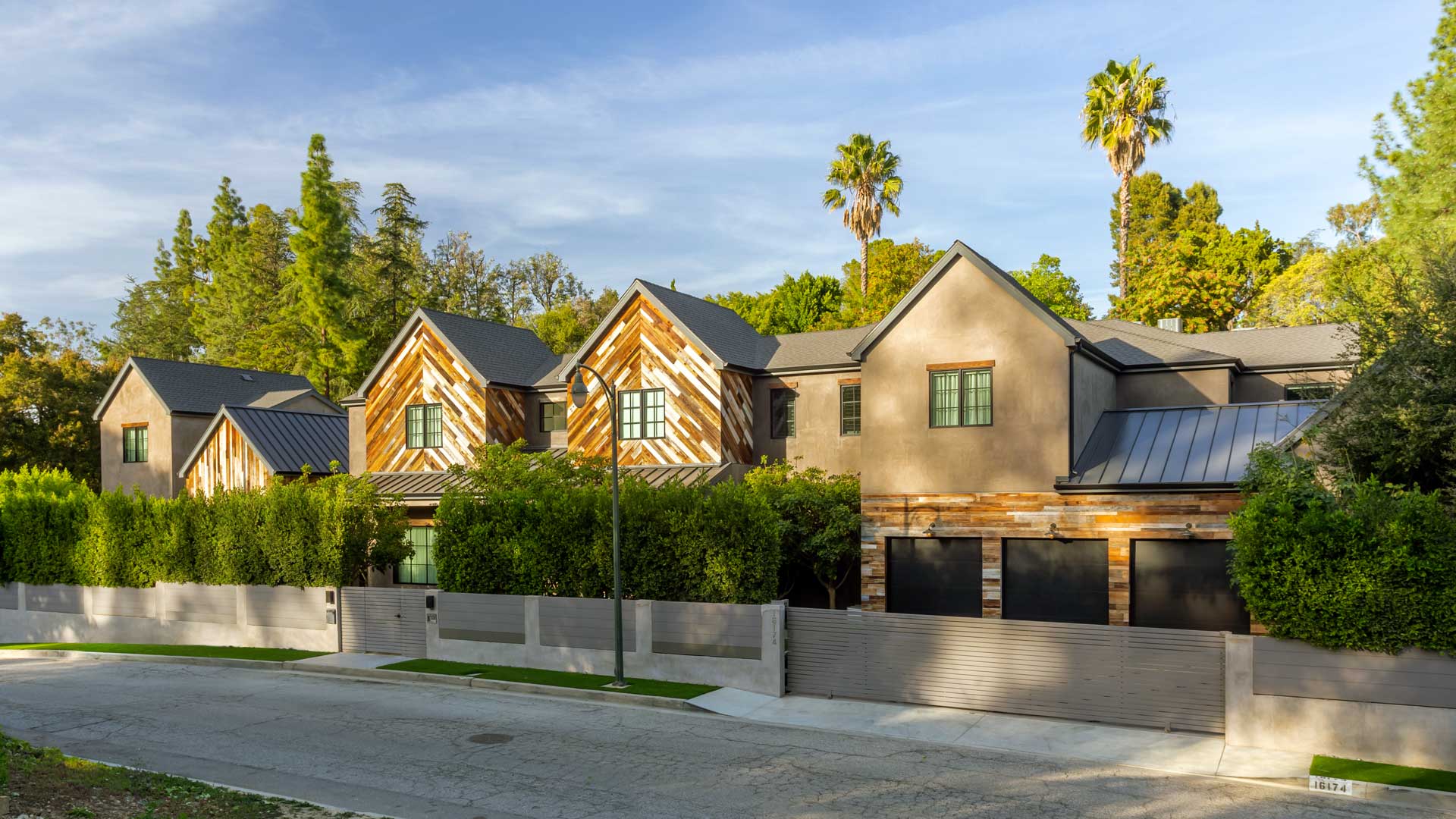 2020 TOP TEN CELEBRITY HOMES! - LIVING